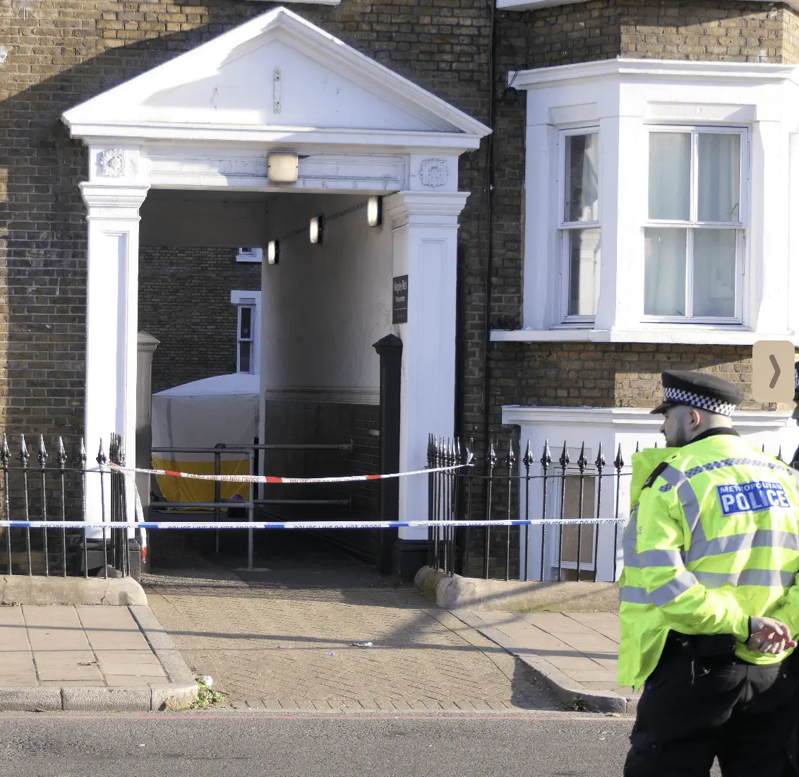 First Pictures: Metropolitan Police Launch Murder Investigation ...