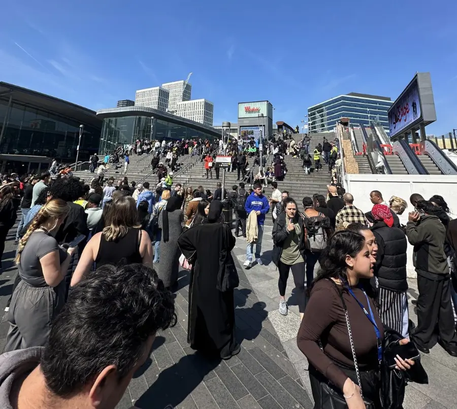 Bomb Scare at Westfield Stratford Shopping Centre - UK News in Pictures